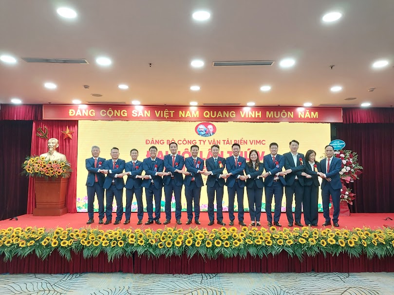 Dai hoi dang bo 2025